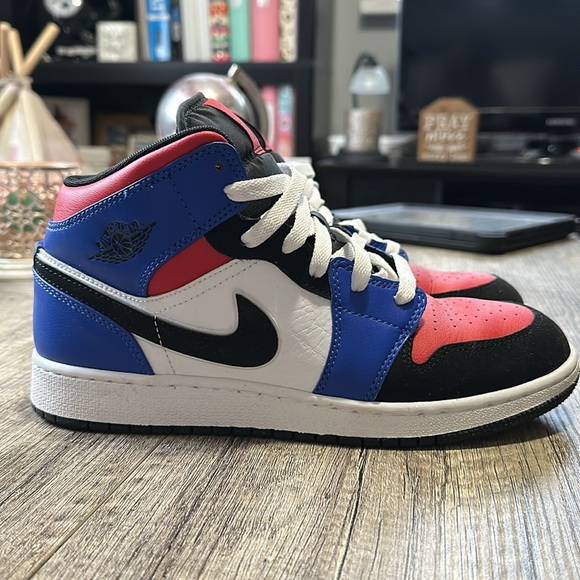 Nike | Shoes | Jordan Mid Top 3 | Poshmark